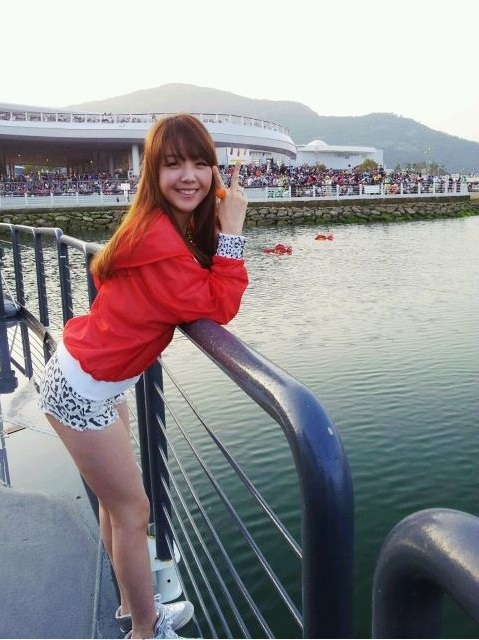 Girl’s Day Minah Shows Off Legs at Yeosu | Soompi