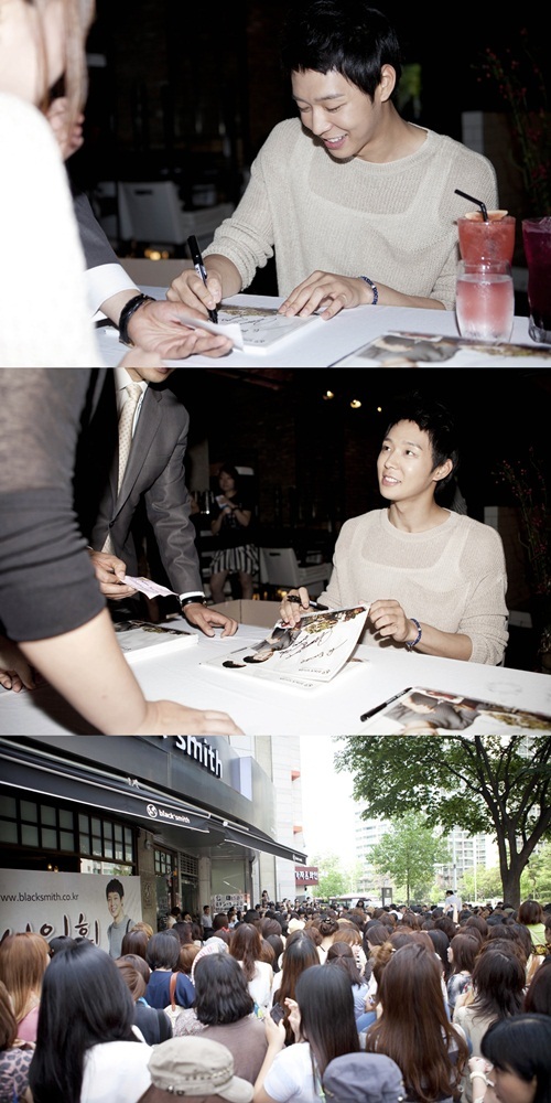 Park Yoochun Holds Fan Autograph Event at Blacksmith | Soompi