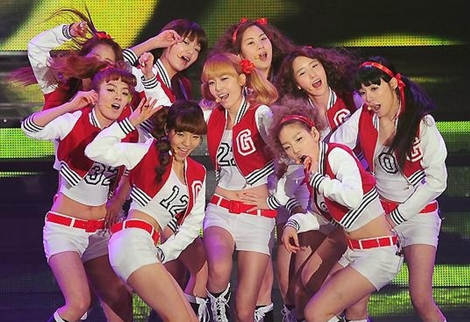 Girls’ Generation’s Stage Outfits Throughout the Years | Soompi