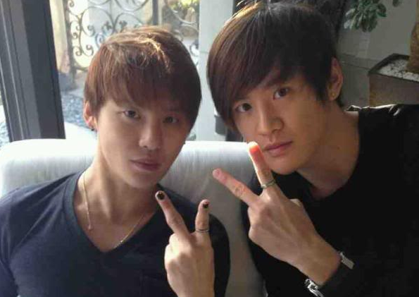 All in the Family: Celebrity Siblings, Cousins & More | Soompi