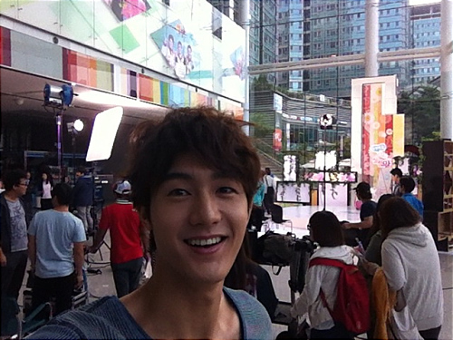 Lee Ki Woo Commemorates Last Shoot of “Standby” | Soompi