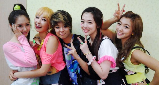 f(x) Members Avoid ID Picture Embarrassment | Soompi