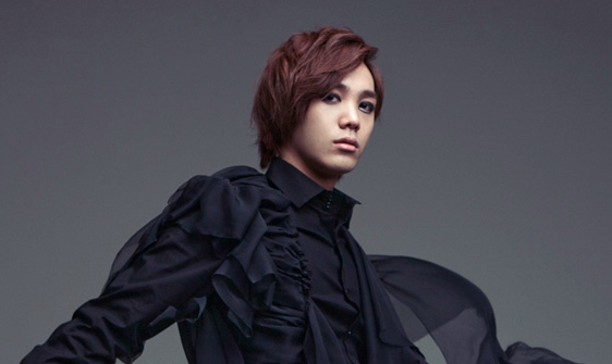 MBLAQ’s Mir Rides a Horse for the First Time | Soompi