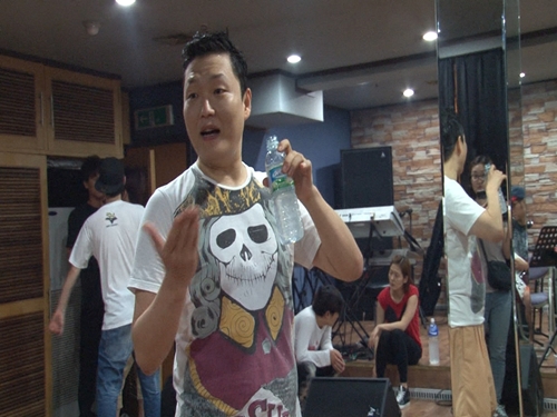 Psy’s Twin Daughters: “Dad, Let’s Live Together Now” | Soompi