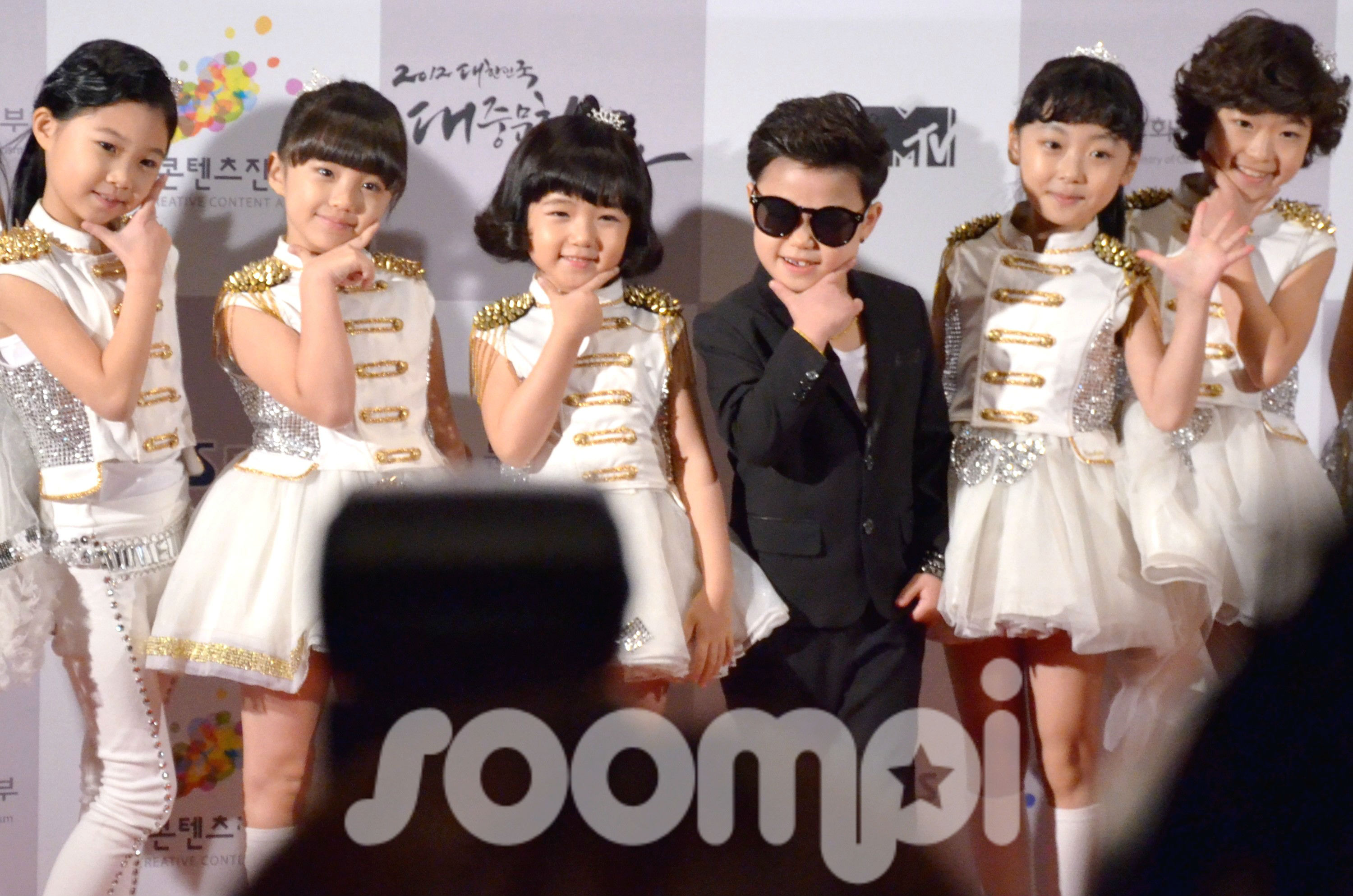 [Exclusive] SHINee, BTOB, Kim Soo Hyun, Ailee, and more at 2012 Korea ...