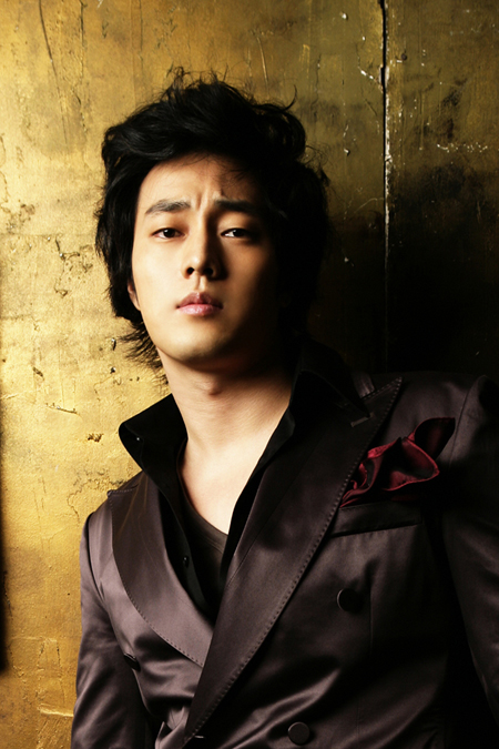 Yoo Seung Ho Receiving Attention Again for Resembling So Ji Sub | Soompi