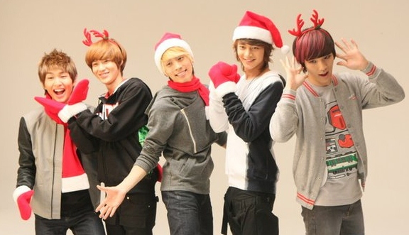 Santa’s K-Pop Male Helpers! | Soompi
