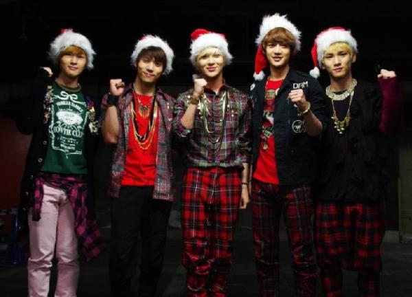 Santa’s K-Pop Male Helpers! | Soompi