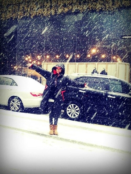 10 Celebrities Having Fun in the Winter Snow | Soompi
