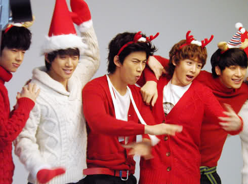 Santa’s K-Pop Male Helpers! | Soompi