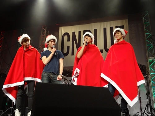 Santa’s K-Pop Male Helpers! | Soompi