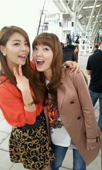 Ailee and Shin Bora Look Like Sisters In Recent Photo | Soompi