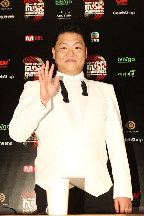 PSY Earns Huge Money on YouTube | Soompi