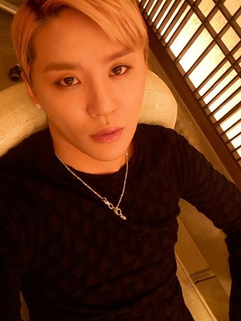 JYJ’s Junsu Looks Exhausted But Sexy in His Recent Selca | Soompi