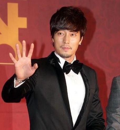 So Ji Sub’s Short but Powerful “Thank You” Message Garners Attention ...