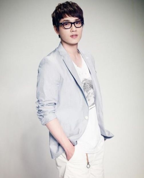 SG Wannabe’s Lee Suk Hoon Goes Off to the Military | Soompi