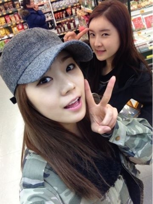 After School’s Lizzy Goes on a Date at a Local Mart | Soompi