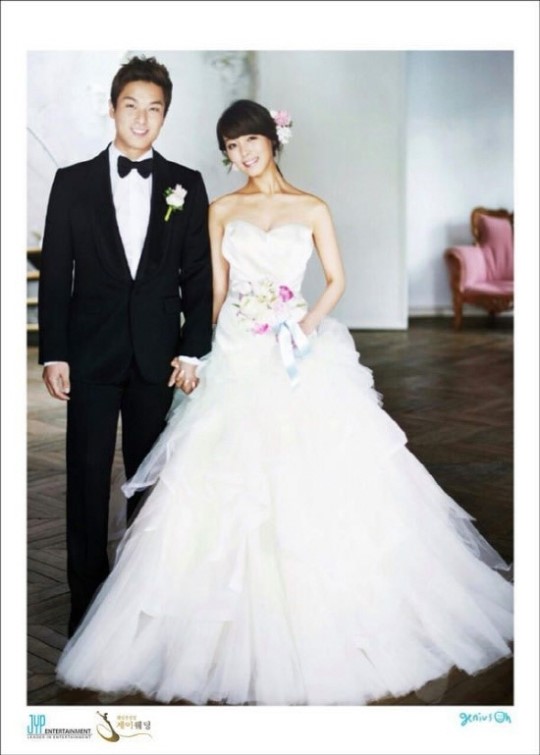 Sunye’s First Wedding Picture Released | Soompi