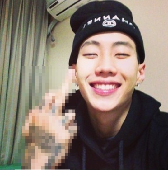 Jay Park Apologizes for Flipping the Bird, Diaper Middle Finger Picture ...