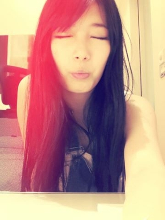 Suzy Thanks Her Fans with Her Kiss Selca | Soompi