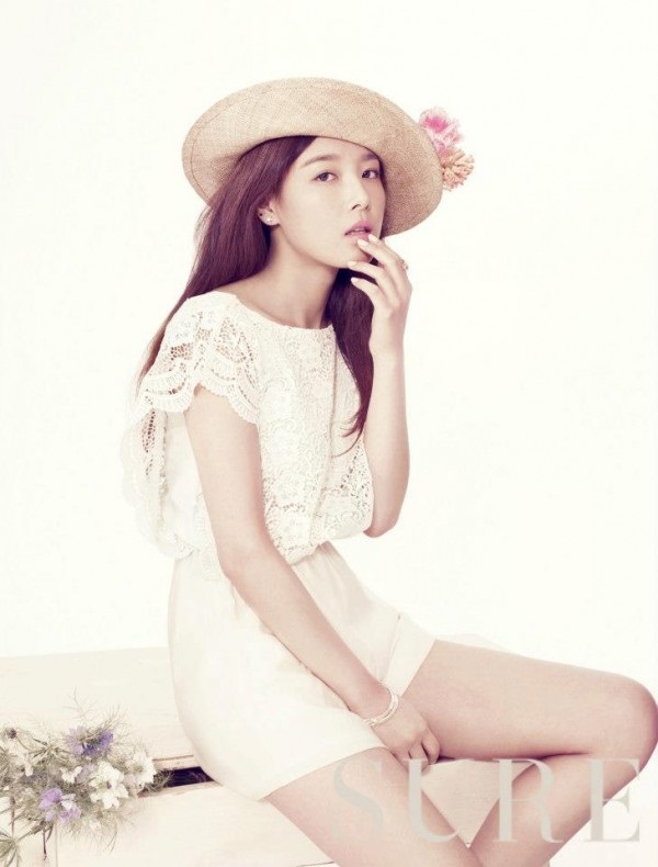 Wonder Girls’ Yoobin Reveals a Sweetheart Look For “Sure” Pictorial ...