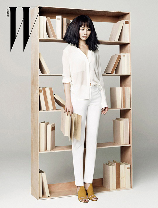 Bae Doo Na Looks Chic on the Pictorial for “W Korea” | Soompi