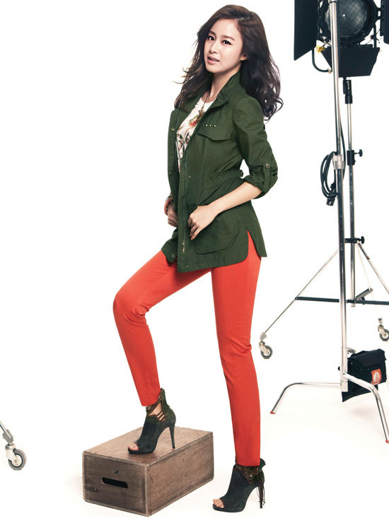 The Beautiful Kim Tae Hee Models for Isabey’s 2013 Spring Collection ...