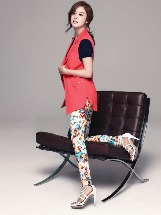 The Beautiful Kim Tae Hee Models for Isabey’s 2013 Spring Collection ...