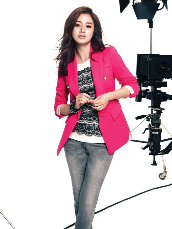 The Beautiful Kim Tae Hee Models for Isabey’s 2013 Spring Collection ...