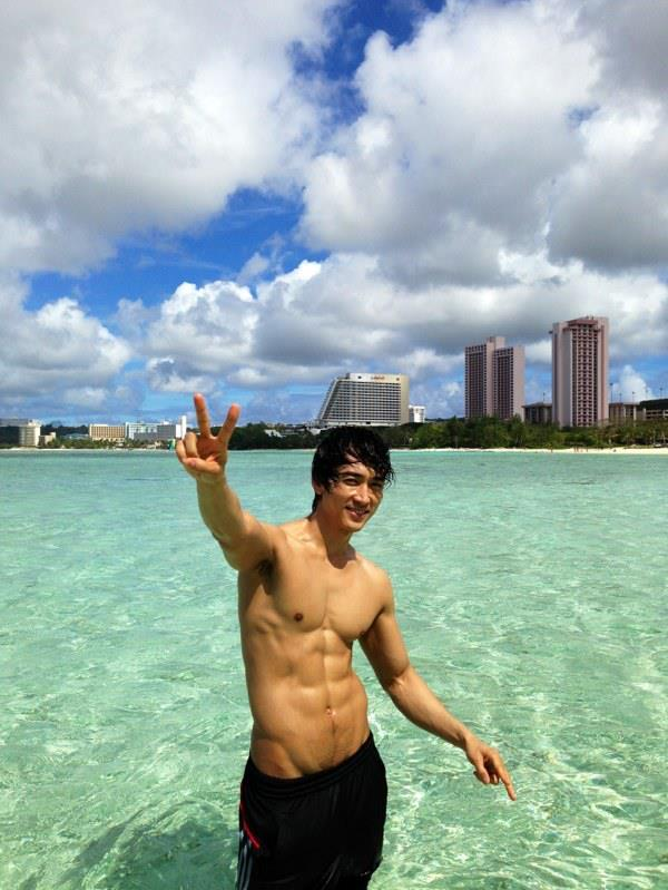 Song Seung Hun’s Chiseled Abs Can Cause Fans to Faint | Soompi