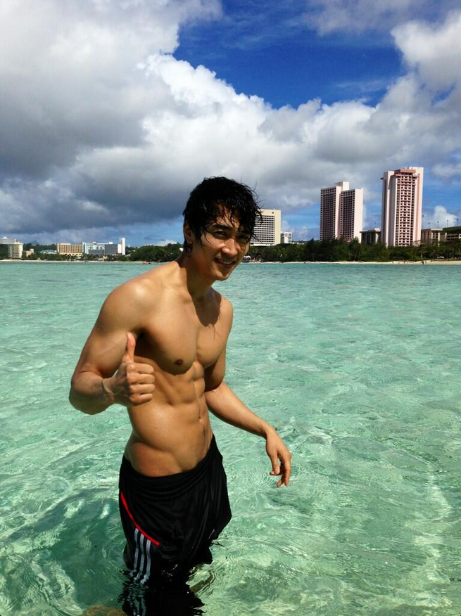 Song Seung Hun’s Chiseled Abs Can Cause Fans to Faint | Soompi