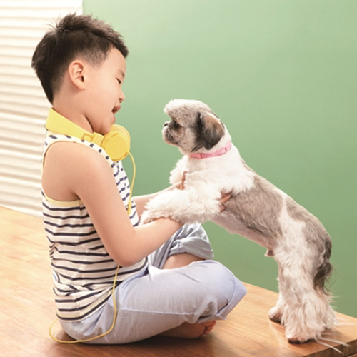 Yoon Hoo Adorably Poses with Puppies for Lemon Tree Magazine | Soompi