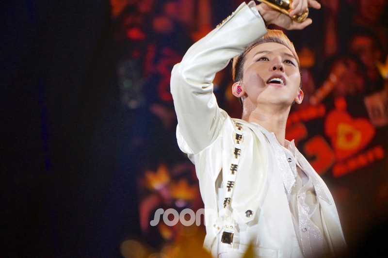 [Recap] G-Dragon’s Solo Concert in Taiwan, Part 1 | Soompi