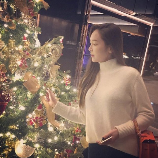 K-Pop Idols Share Their Christmas Greetings | Soompi