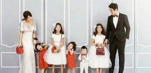 Lee Dong Gook’s Family Takes a Wedding Pictorial to Celebrate 10 Year ...
