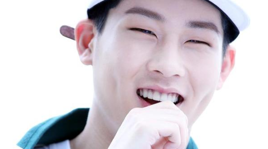 19 Adorable Male K-Pop Stars With Dimples | Soompi