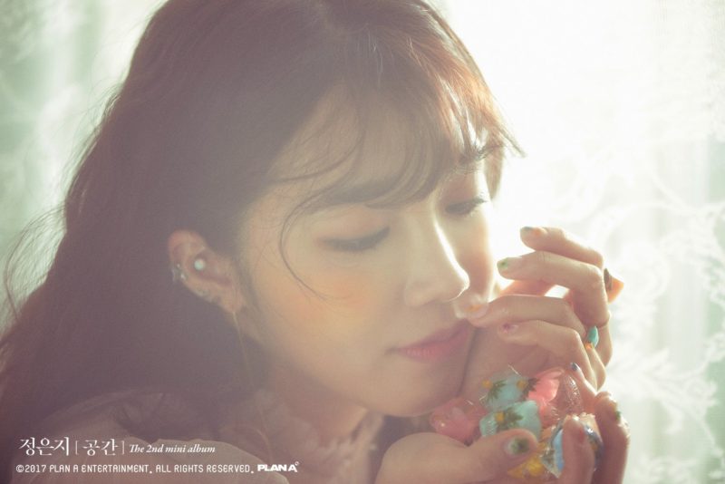Jung Eunji (Apink) propose des photos teasers et la tracklist de son nouvel album solo – K-GEN