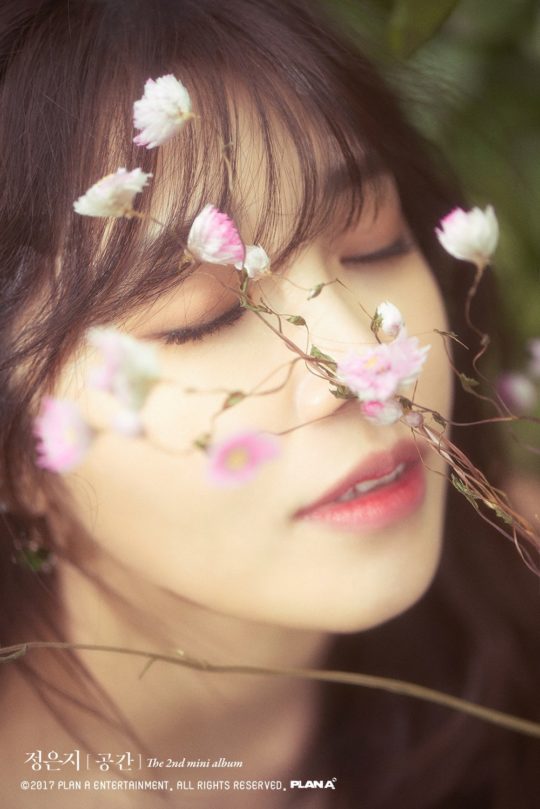 Jung Eunji (Apink) propose des photos teasers et la tracklist de son nouvel album solo – K-GEN