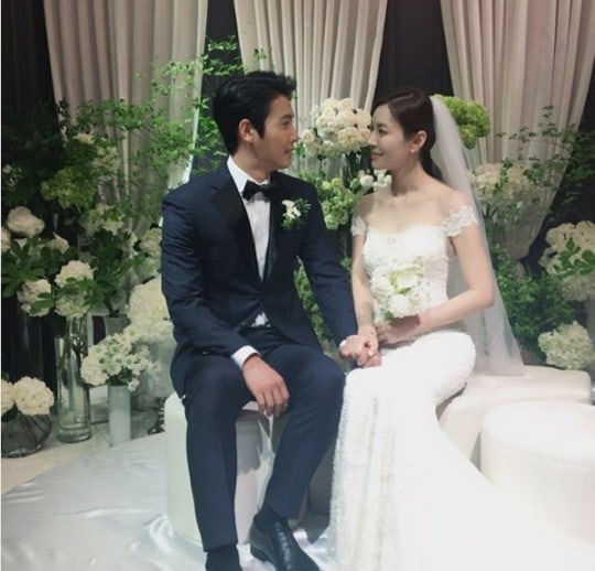 Lee Sang Woo And Kim So Yeon Tie The Knot In Private Wedding Ceremony