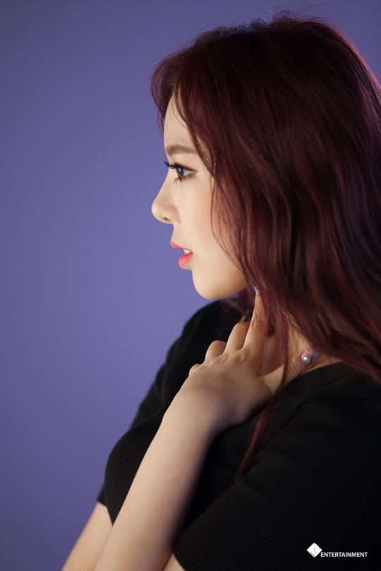 Update: SONAMOO Shares New Group Photo For “Friday Night” | Soompi