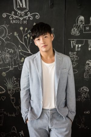 Kang Ha Neul Says He Would Choose Friendship Over Love, Talks About His ...