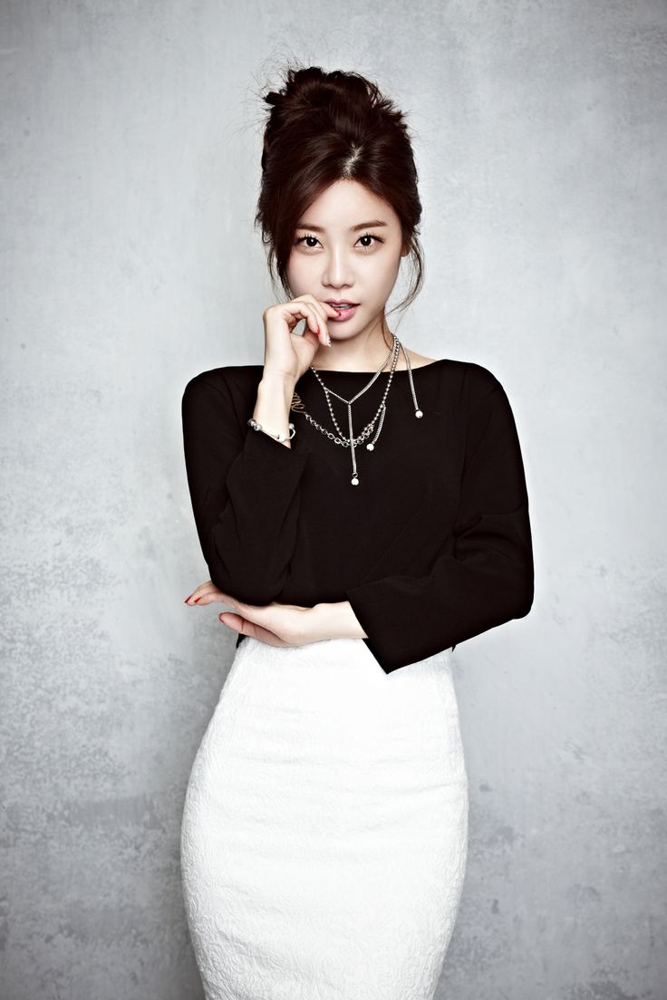 Effortlessly Classy Idols And Their Not-So-Classy Selves | Soompi