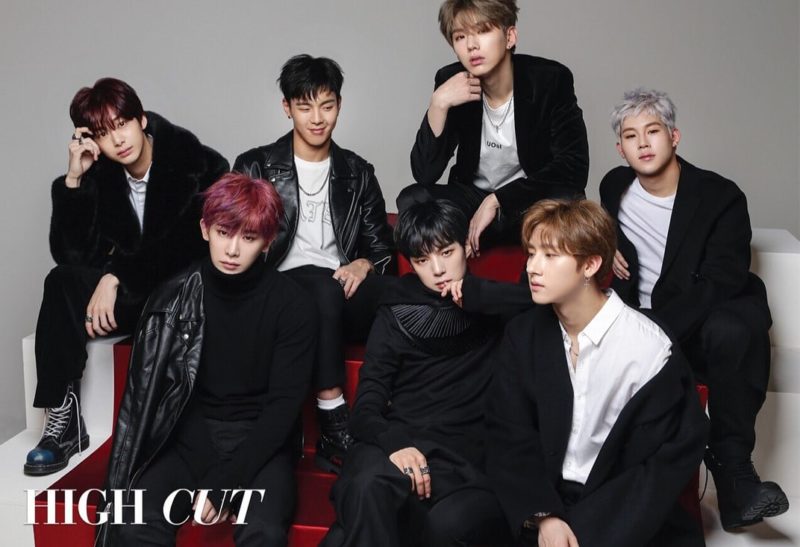 Starship Family Reflects On The Year In New Photo Shoot For Holiday ...