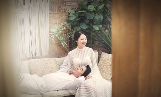 Comedian Hwang Hyun Hee Announces Marriage And Is Expecting A Baby | Soompi