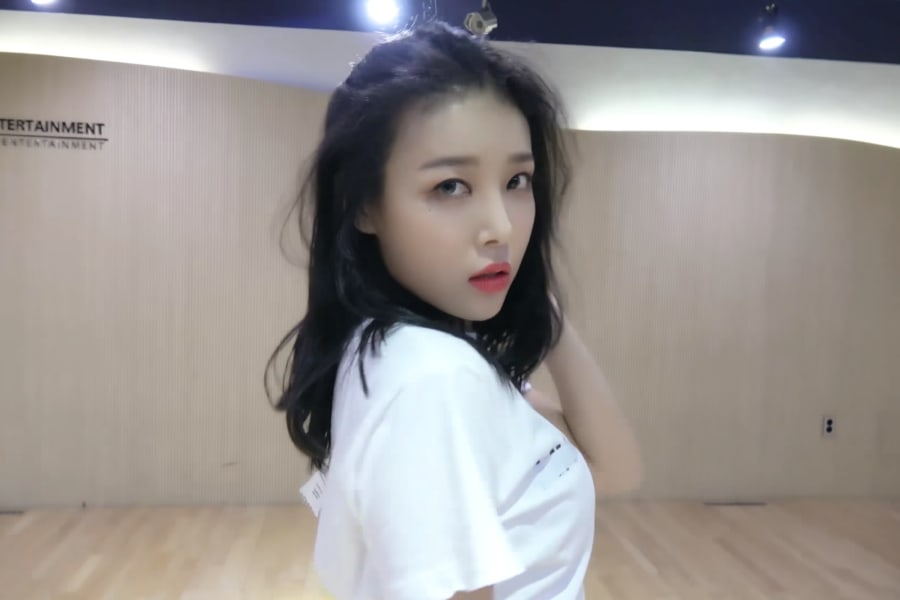 Watch: Yubin Mesmerizes In Close-Up Dance Practice Video For "Lady ...