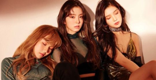 A Group Full Of Visuals: Red Velvet Beauty Looks That Will Give You ...