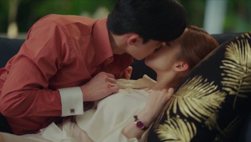 4 Unforgettable Kiss Scenes From “What’s Wrong With Secretary Kim” | Soompi