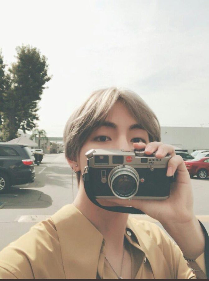 8 K-Pop Idols Who Could Be Professional Photographers | Soompi
