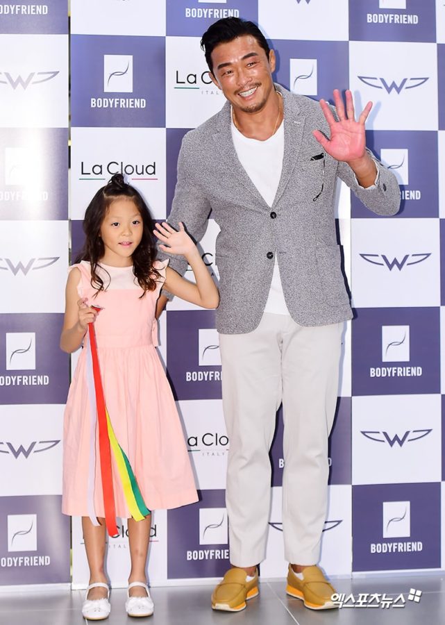 Choo Sarang Is All Grown Up At Event With Father | Soompi