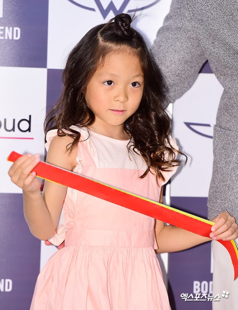 Choo Sarang Is All Grown Up At Event With Father | Soompi